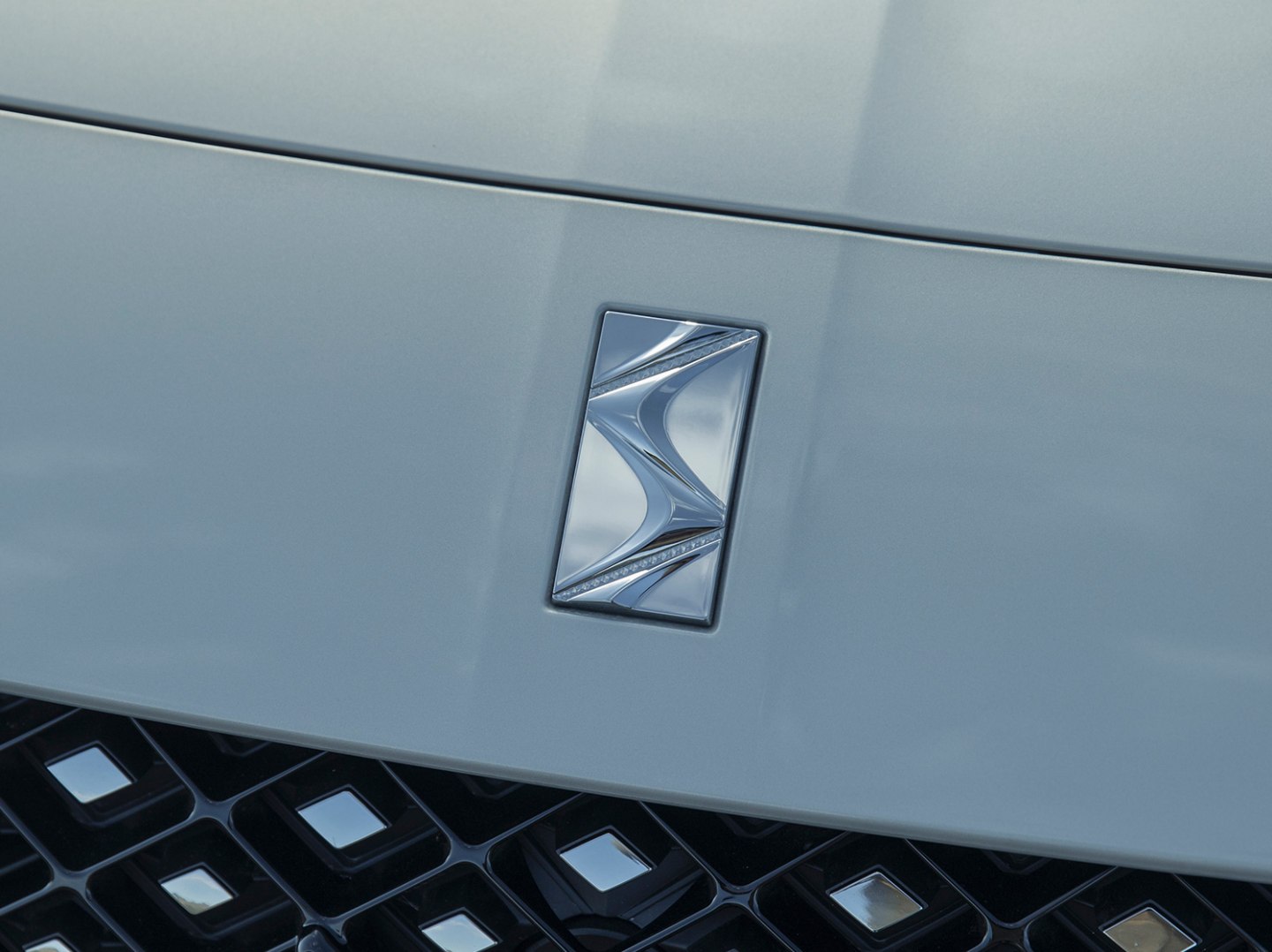 DS 7, елегантният и динамичен SUV